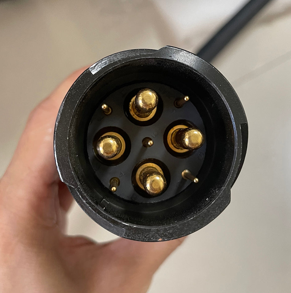 Plug Adaptor Connector For 18KW HMI Light Cable – ALUMOTECH